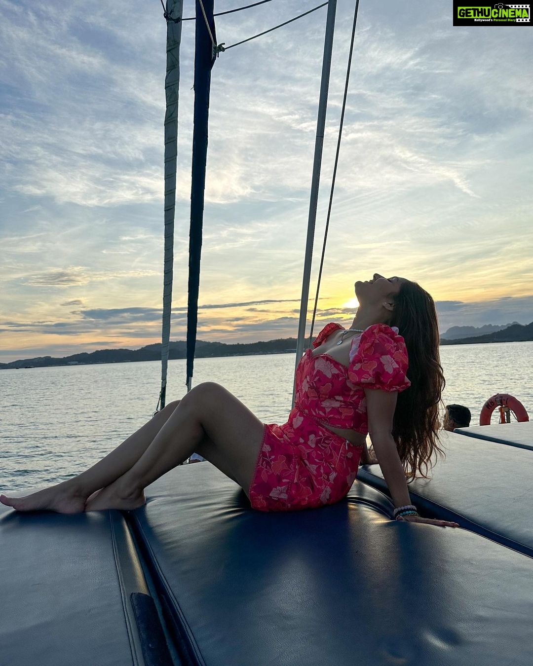 Actress Kritika Sharma HD Instagram Photos and Wallpapers September ...