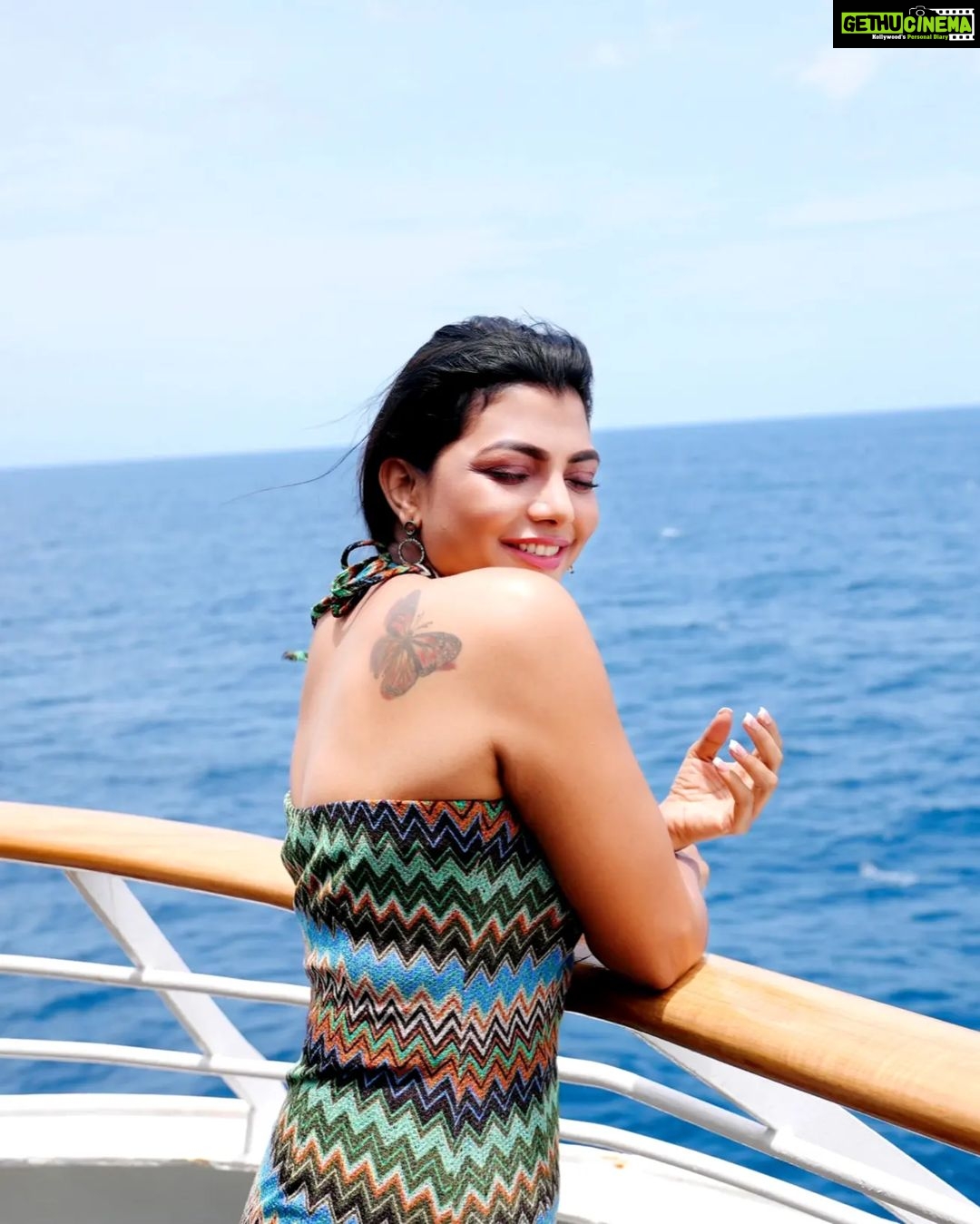 Actress Lahari Shari HD Instagram Photos and Wallpapers October 2023 ...