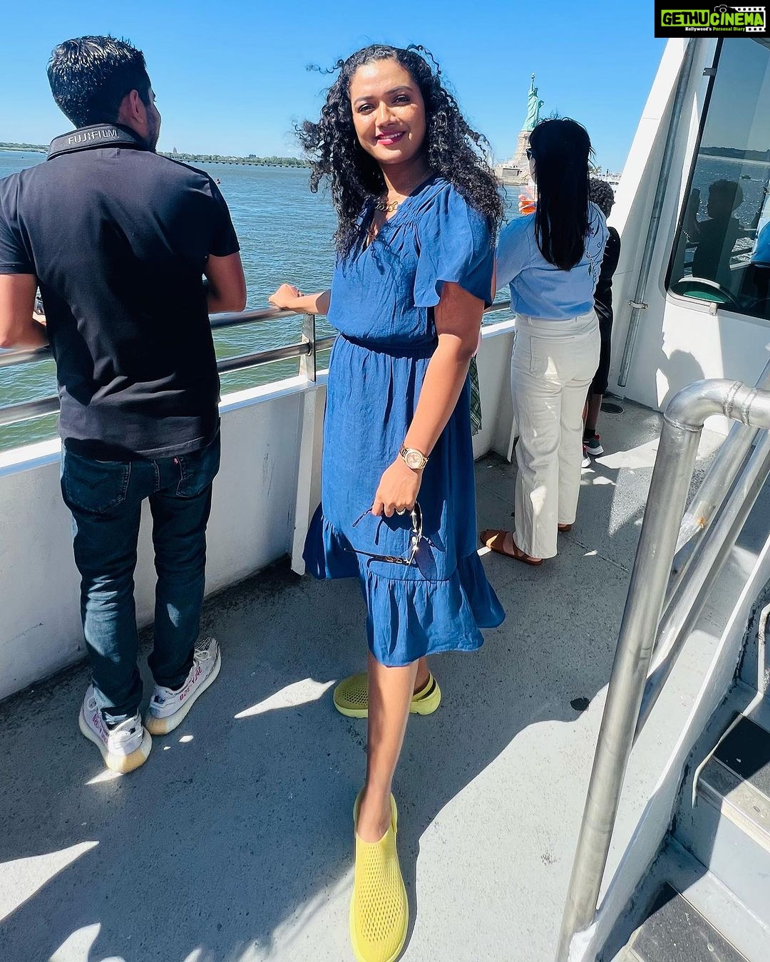 Actress Mareena Michael Kurisingal HD Instagram Photos and Wallpapers ...