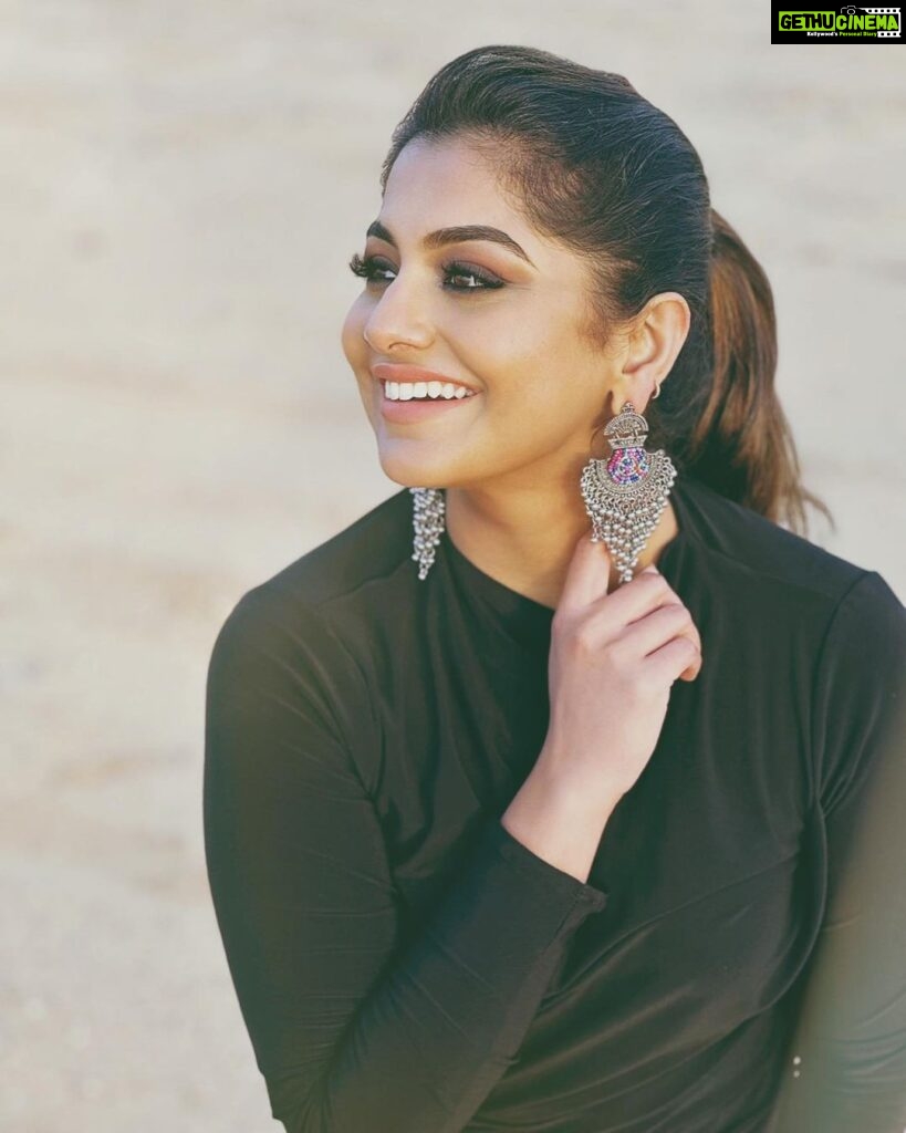Actress Meera Nandan HD Instagram Photos and Wallpapers April 2023 ...