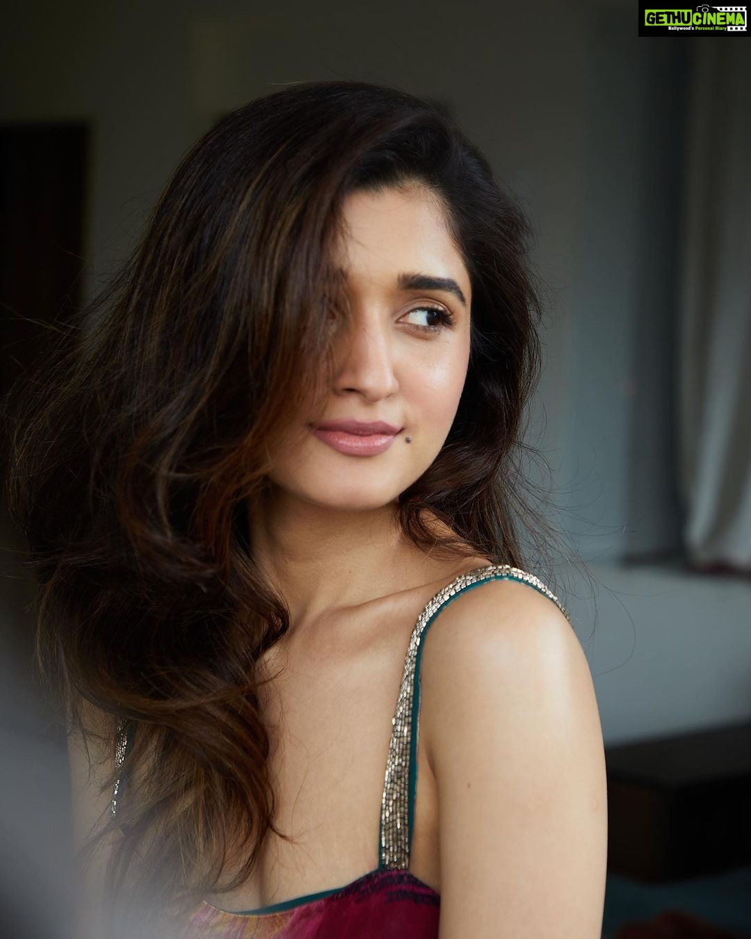 Nidhi Shah Instagram – Fooling around🤪 . . . . 📸- @theguywithacanon ...