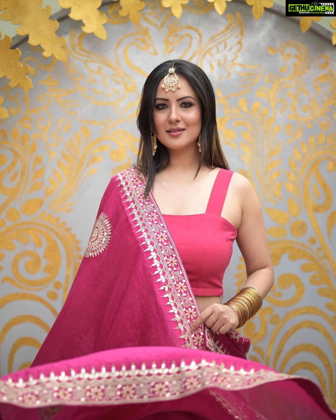 Pooja Bose Instagram – Watch #dancebangladance tonight at 9.30pm only ...