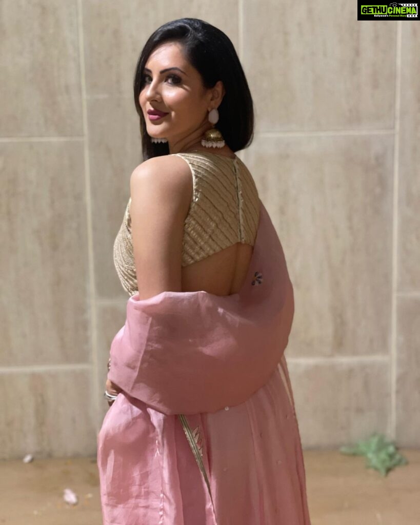 Pooja Bose Instagram – Style by @rudra_saha_official | Gethu Cinema