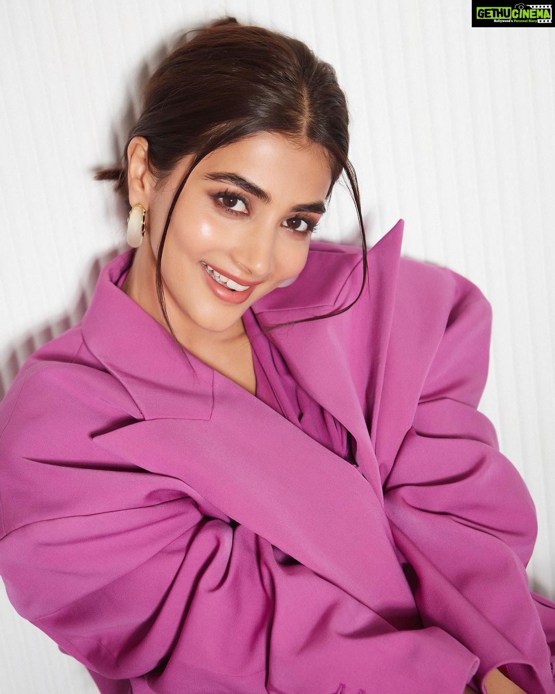 Actress Pooja Hegde HD Instagram Photos and Wallpapers April 2023 ...
