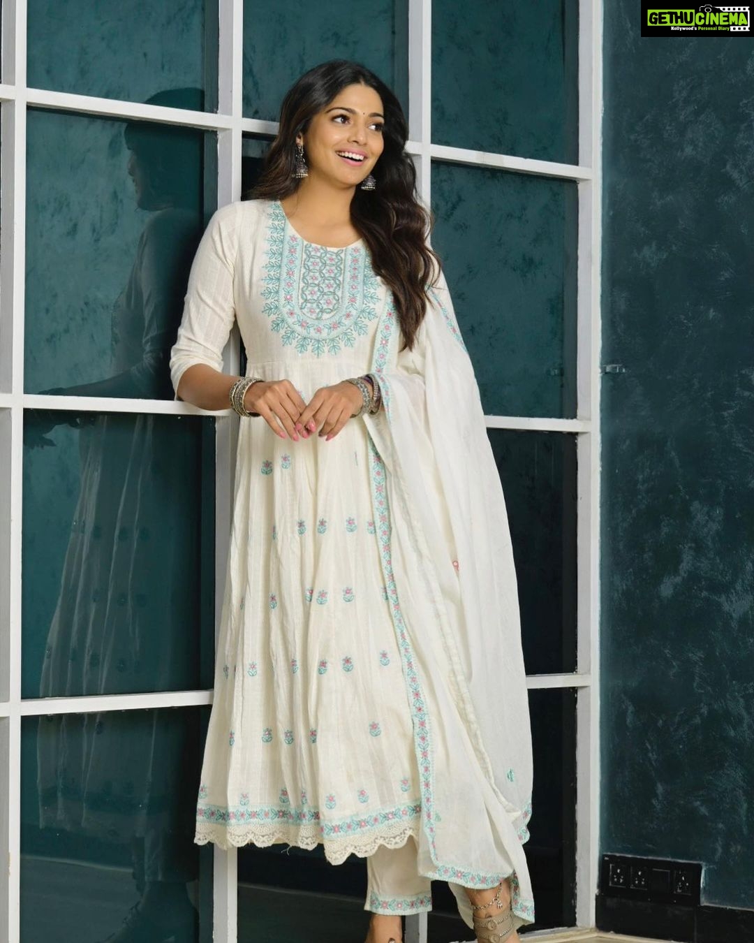 Pooja Sawant Instagram – 🤍 Outfit by @naari_collections Pic courtesy ...