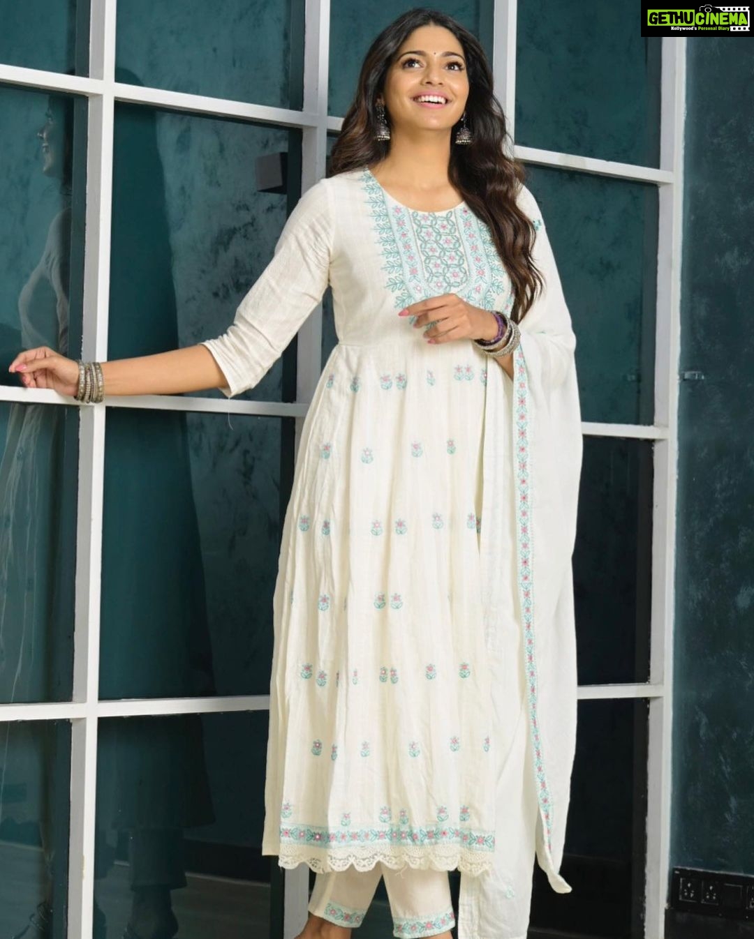 Pooja Sawant Instagram – 🤍 Outfit by @naari_collections Pic courtesy ...