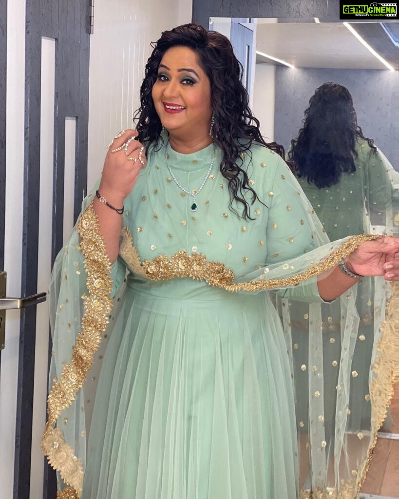 Actress Radha HD Instagram Photos and Wallpapers August 2023 | Gethu Cinema