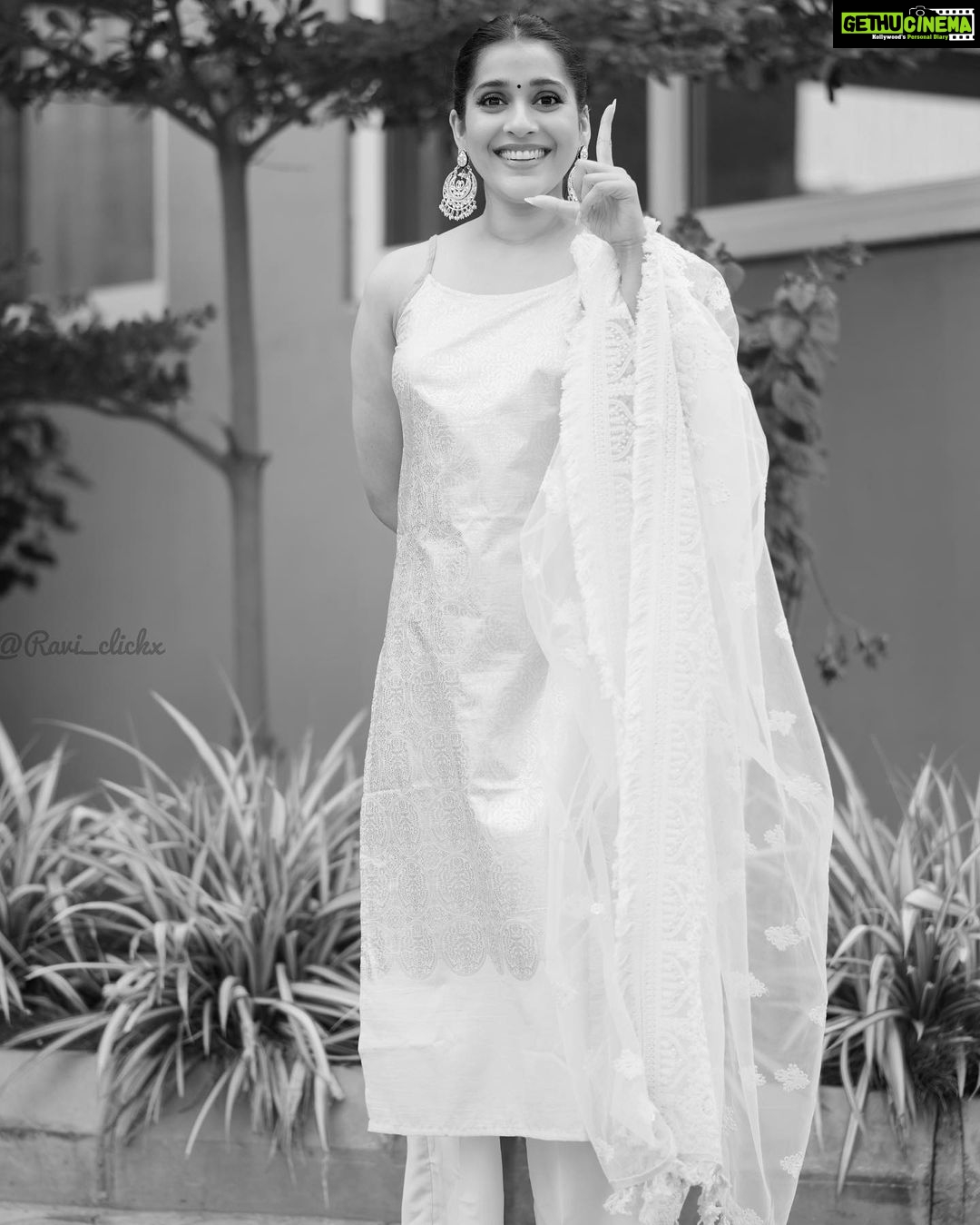 Actress Rashmi Gautam HD Instagram Photos and Wallpapers June 2023 ...