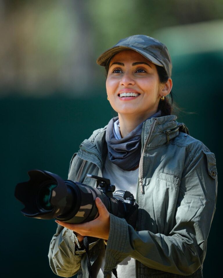 Sadha Wiki, Biography, Age, Gallery, Spouse and more