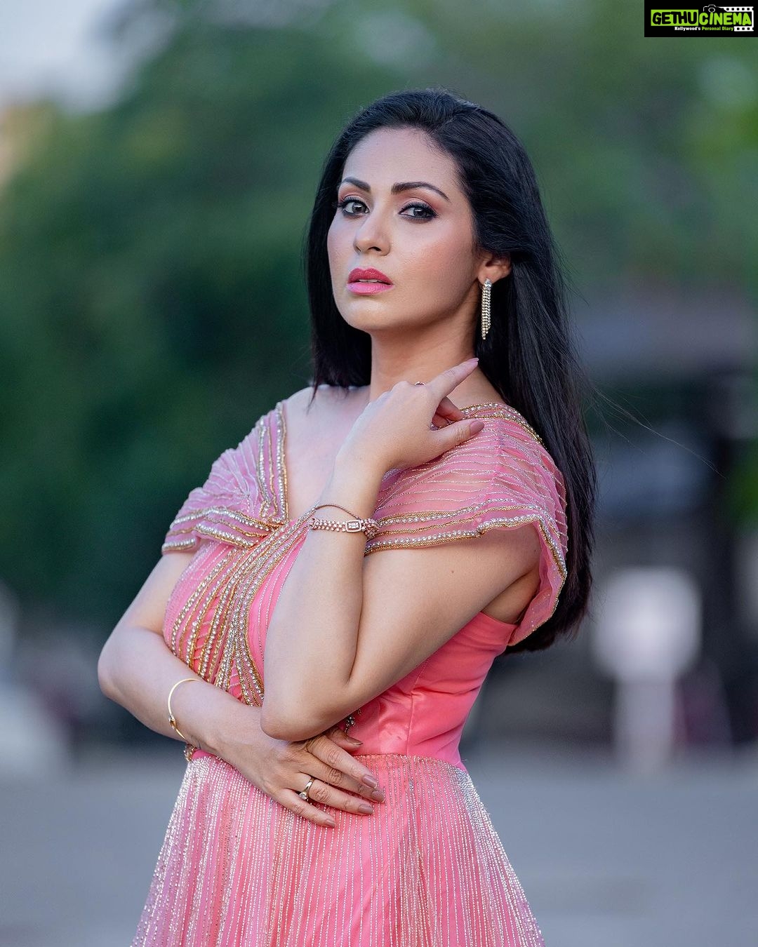 Sadha Instagram – For #neethoneydance on @starmaa 💞 Stylist ...