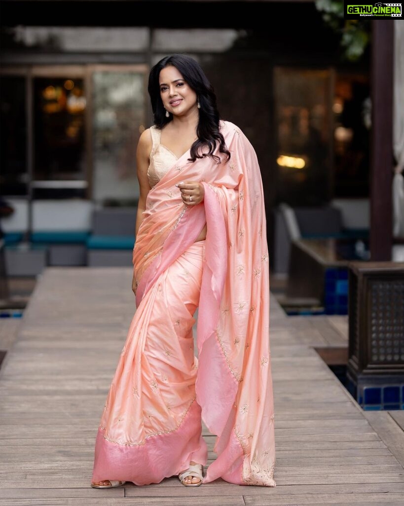 Actress Sameera Reddy HD Instagram Photos and Wallpapers October 2023 | Gethu Cinema