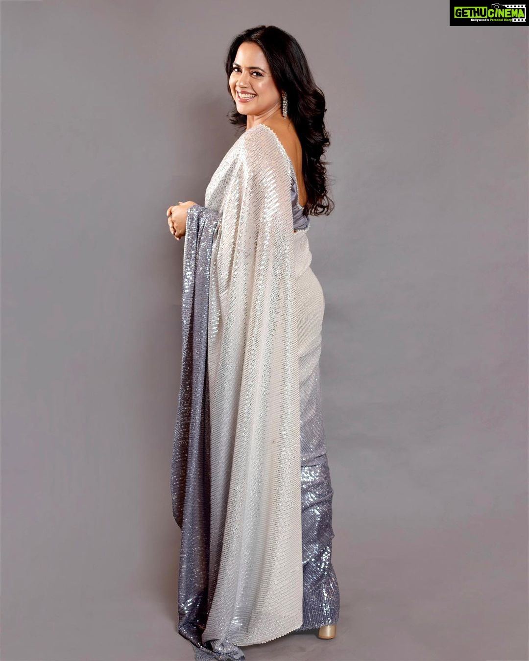 Actress Sameera Reddy HD Instagram Photos and Wallpapers September 2023 | Gethu Cinema