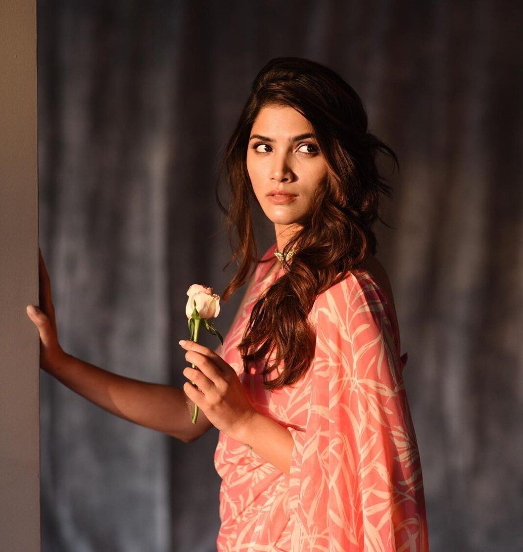 Actress Sayli Patil HD Photos and Wallpapers June 2023 - Gethu Cinema