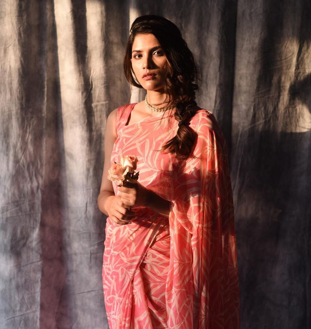 Actress Sayli Patil HD Photos and Wallpapers June 2023 - Gethu Cinema