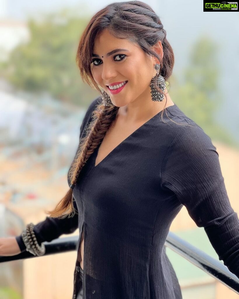 Actress Sherin HD Instagram Photos and Wallpapers February 2023 | Gethu ...