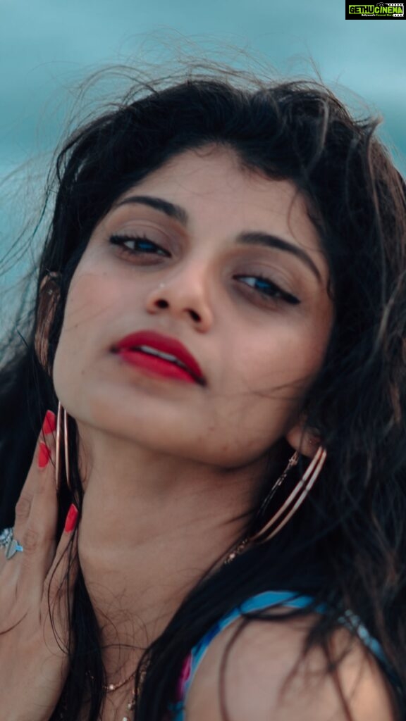 Actress Shruthi Rajanikanth HD Instagram Photos and Wallpapers July ...