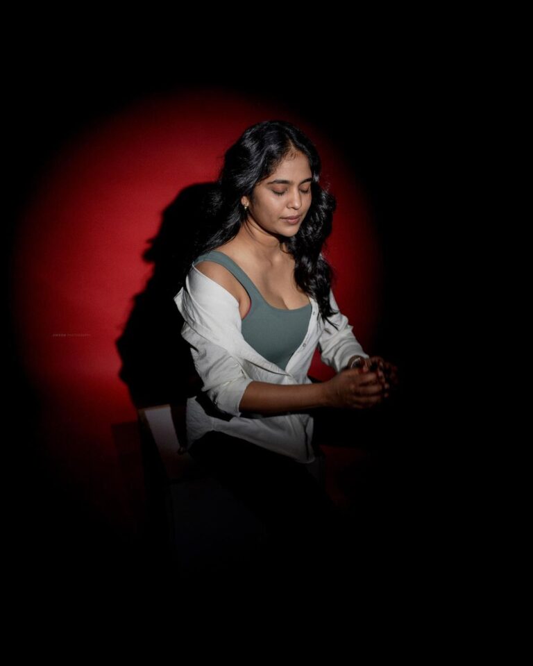 Actress Srinda HD Photos and Wallpapers June 2023 - Gethu Cinema