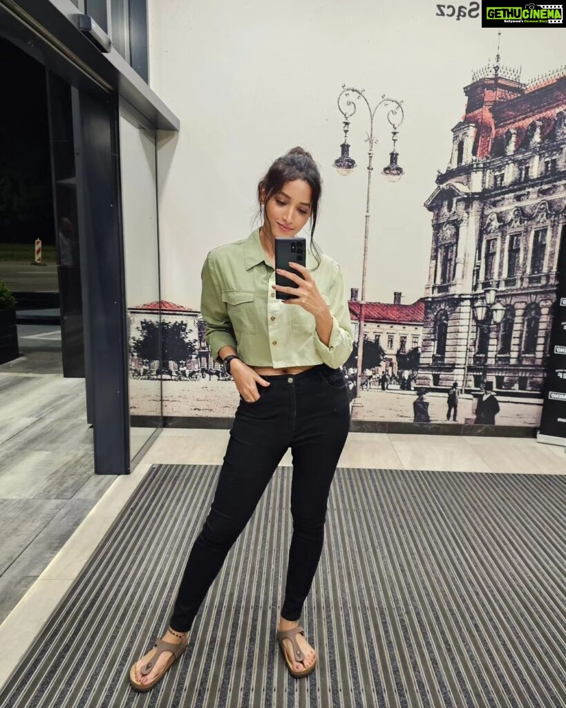 Actress Srinidhi Ramesh Shetty HD Instagram Photos and Wallpapers ...