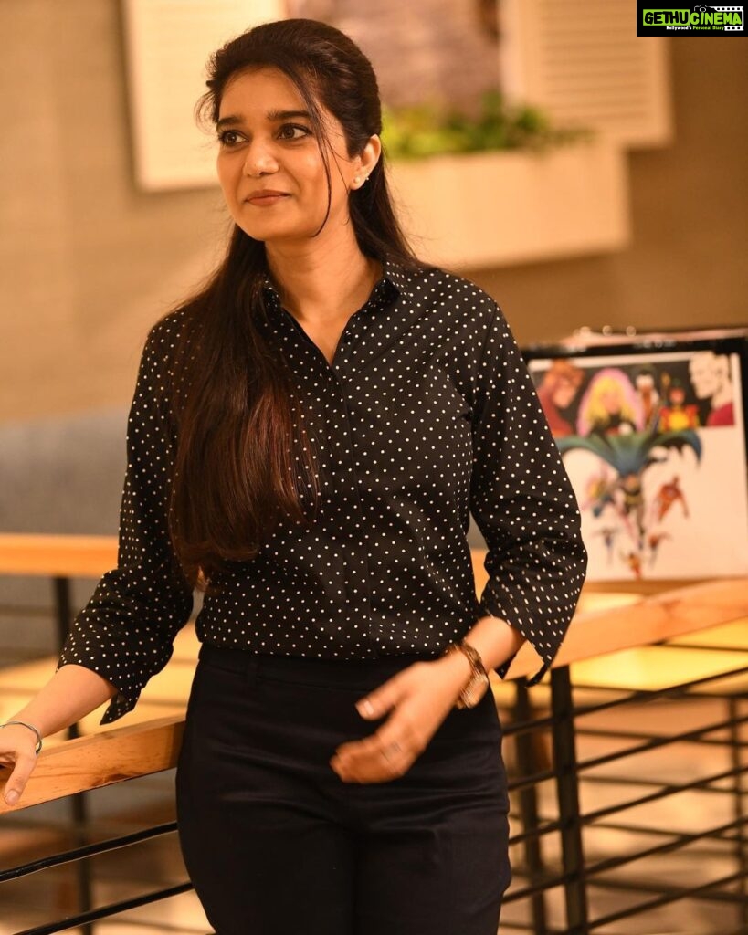 Actress Swathi Reddy HD Instagram Photos and Wallpapers September 2023 ...