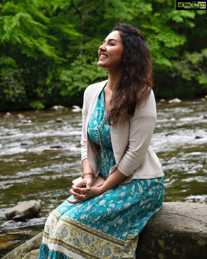 Actress Vidhya HD Instagram Photos and Wallpapers June 2023 | Gethu Cinema