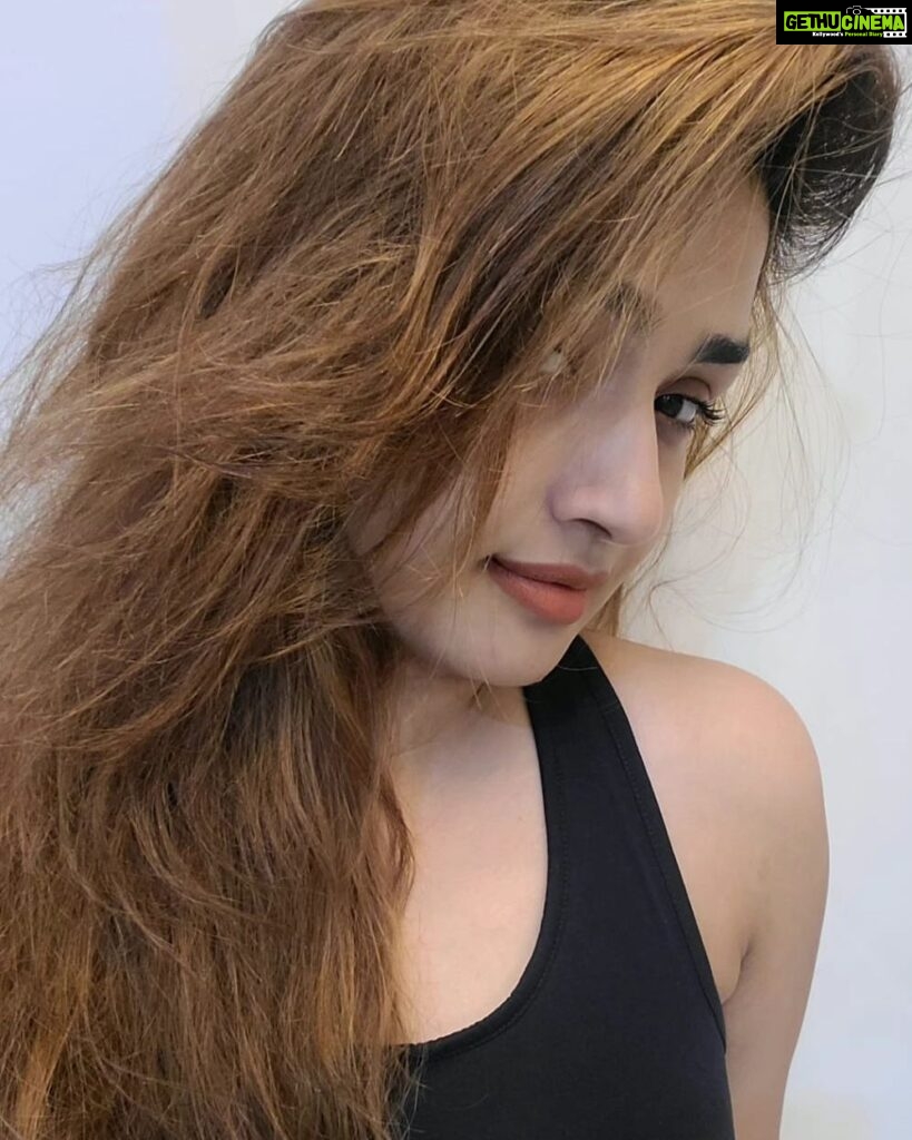 Actress Vidhya Mohan HD Instagram Photos and Wallpapers September 2023 ...