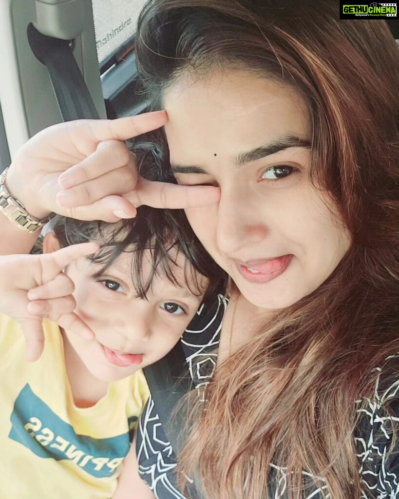 Actress Vidhya Mohan HD Instagram Photos and Wallpapers July 2023 ...