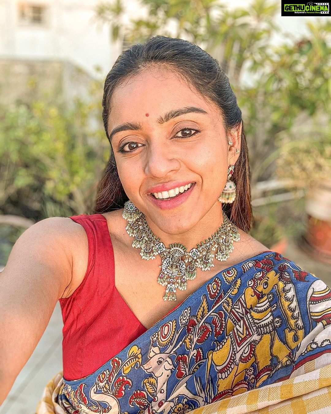 Vithika Sheru Instagram – Vinayaka Chavithi Subhakankshalu 🙏🏽 Saree ...