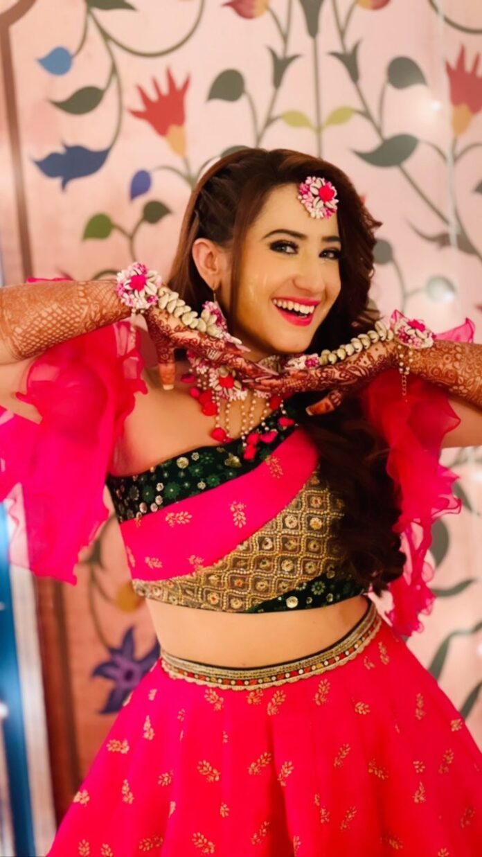 Actress Aalisha Panwar HD Photos and Wallpapers September 2023 | Gethu ...
