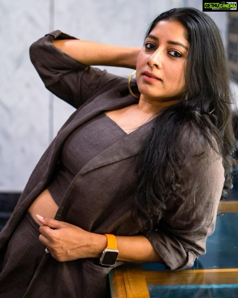 Actress Anumol HD Instagram Photos and Wallpapers June 2023 | Gethu Cinema