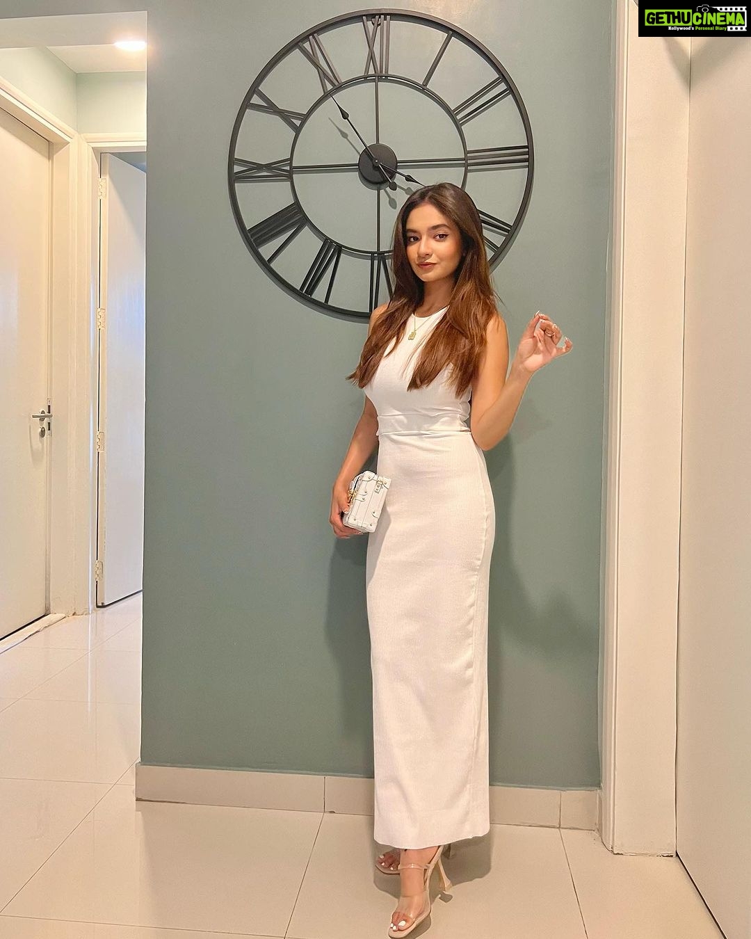 Actress Anushka Sen HD Instagram Photos and Wallpapers August 2023 ...