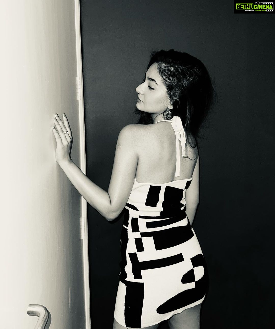 Actress Anushka Sen HD Instagram Photos and Wallpapers October 2023 ...