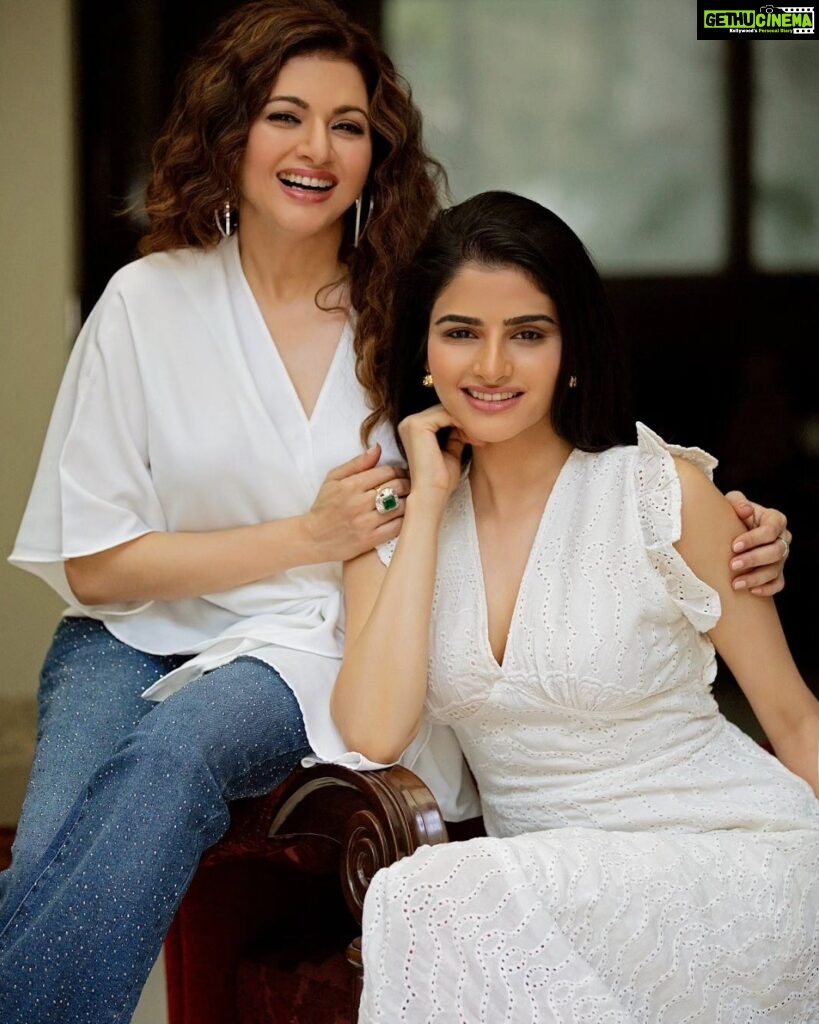 Actress Bhagyashree HD Instagram Photos and Wallpapers July 2023 | Gethu Cinema