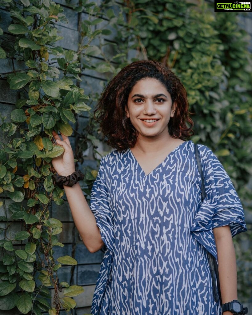 Actress Deepa Thomas HD Instagram Photos and Wallpapers October 2023 ...