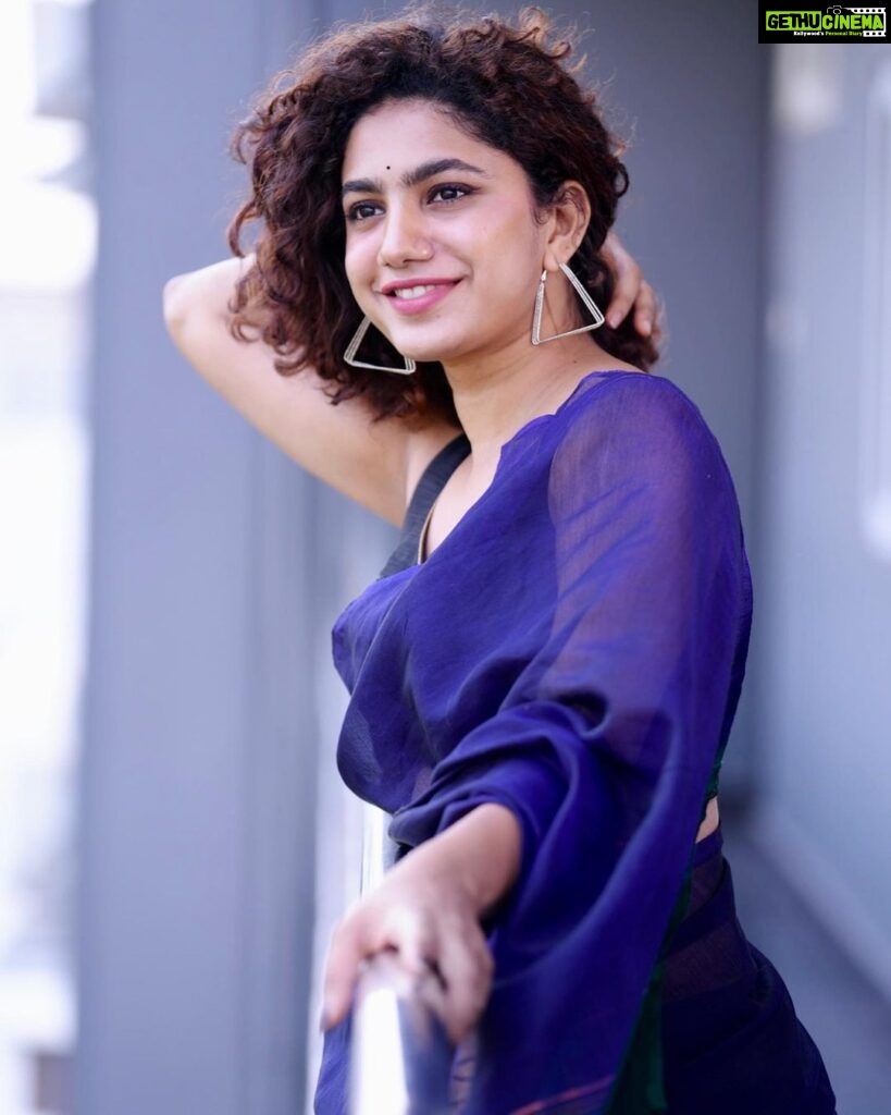 Actress Deepa Thomas HD Instagram Photos and Wallpapers October 2023 ...