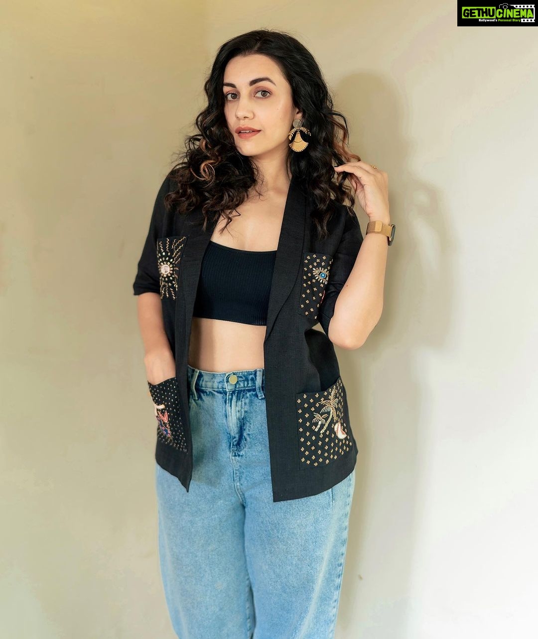 Actress Esha Kansara HD Instagram Photos and Wallpapers August 2023 ...