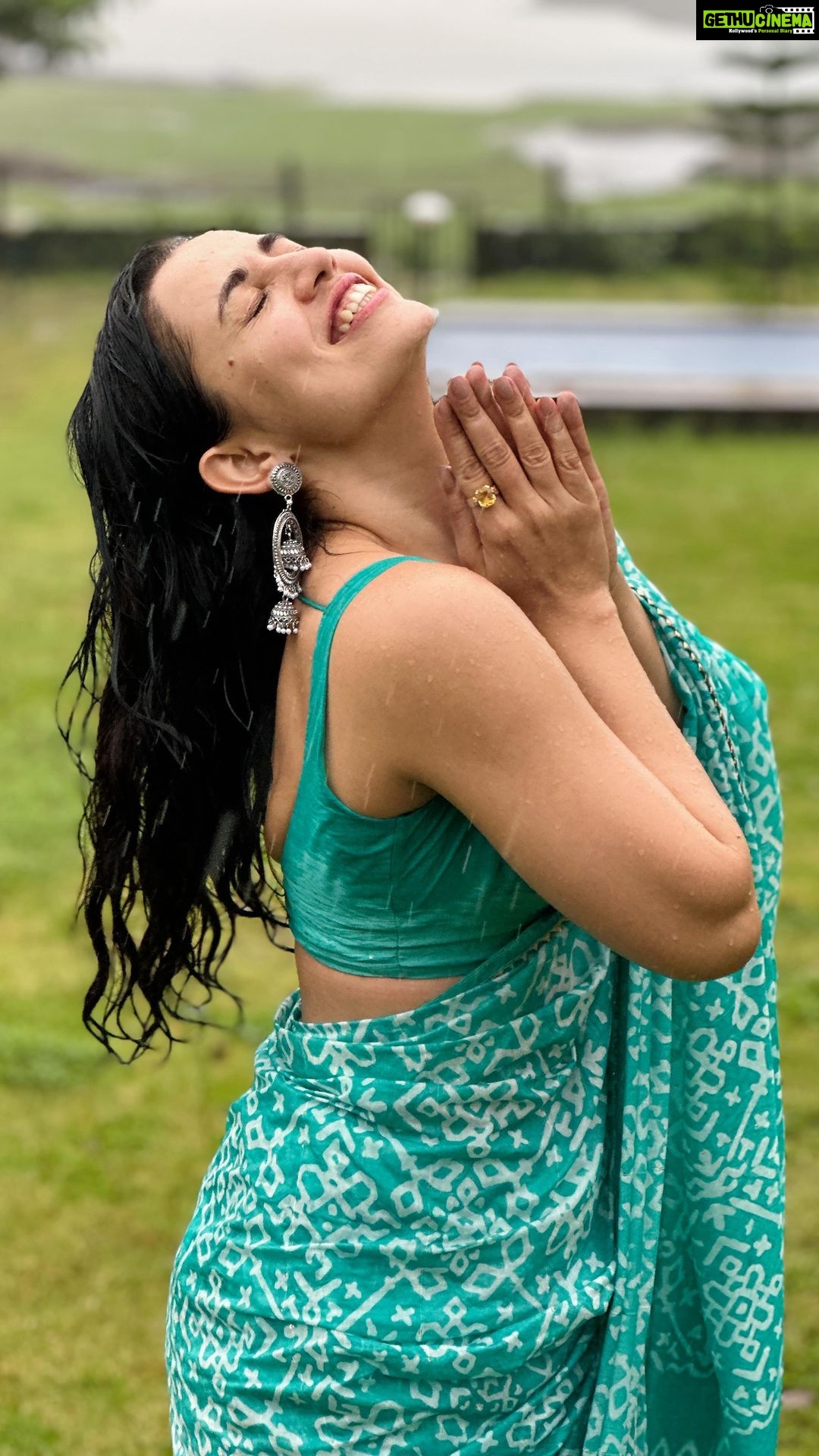 Actress Esha Kansara HD Instagram Photos and Wallpapers July 2023 ...