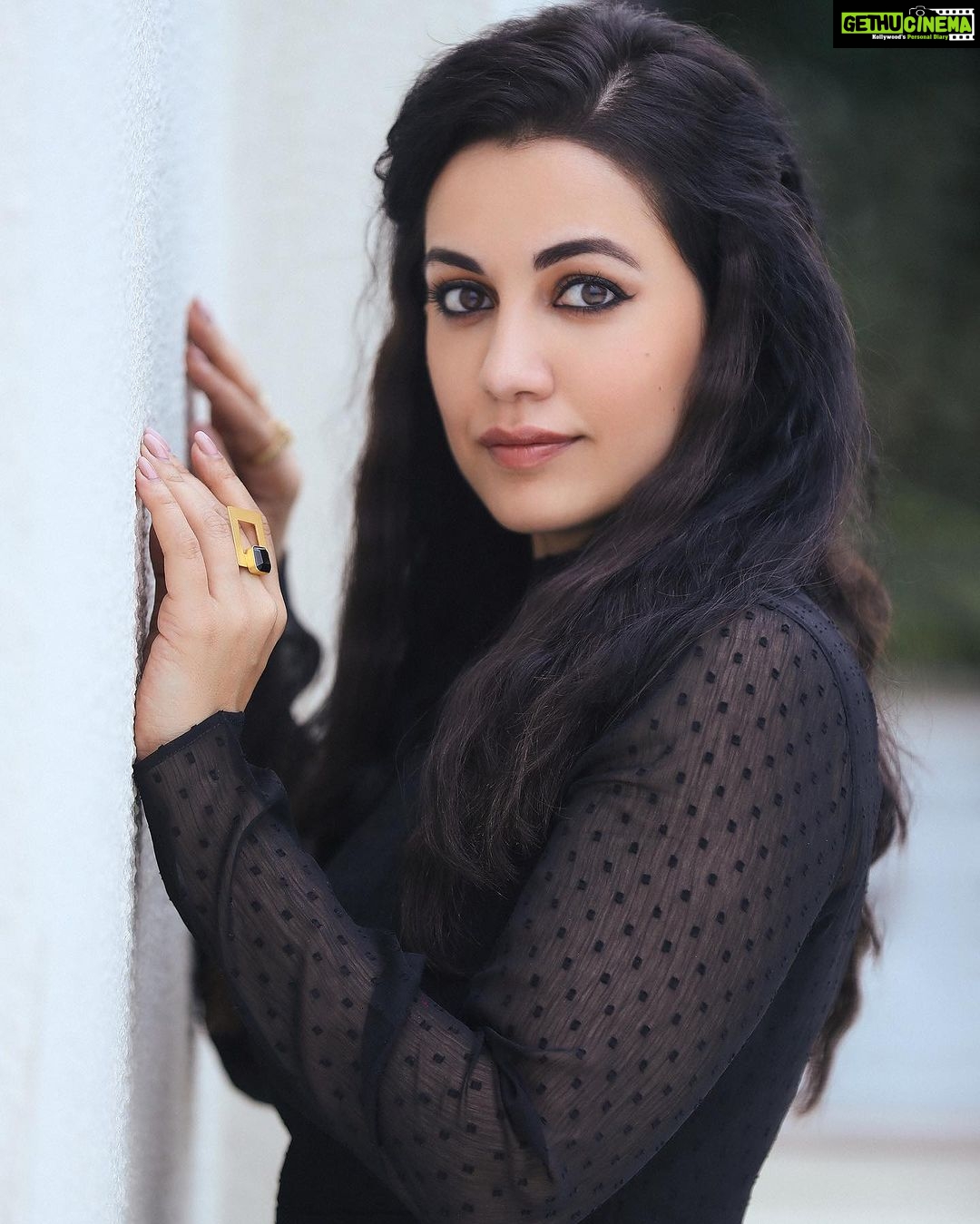 Actress Esha Kansara HD Instagram Photos and Wallpapers August 2023 ...