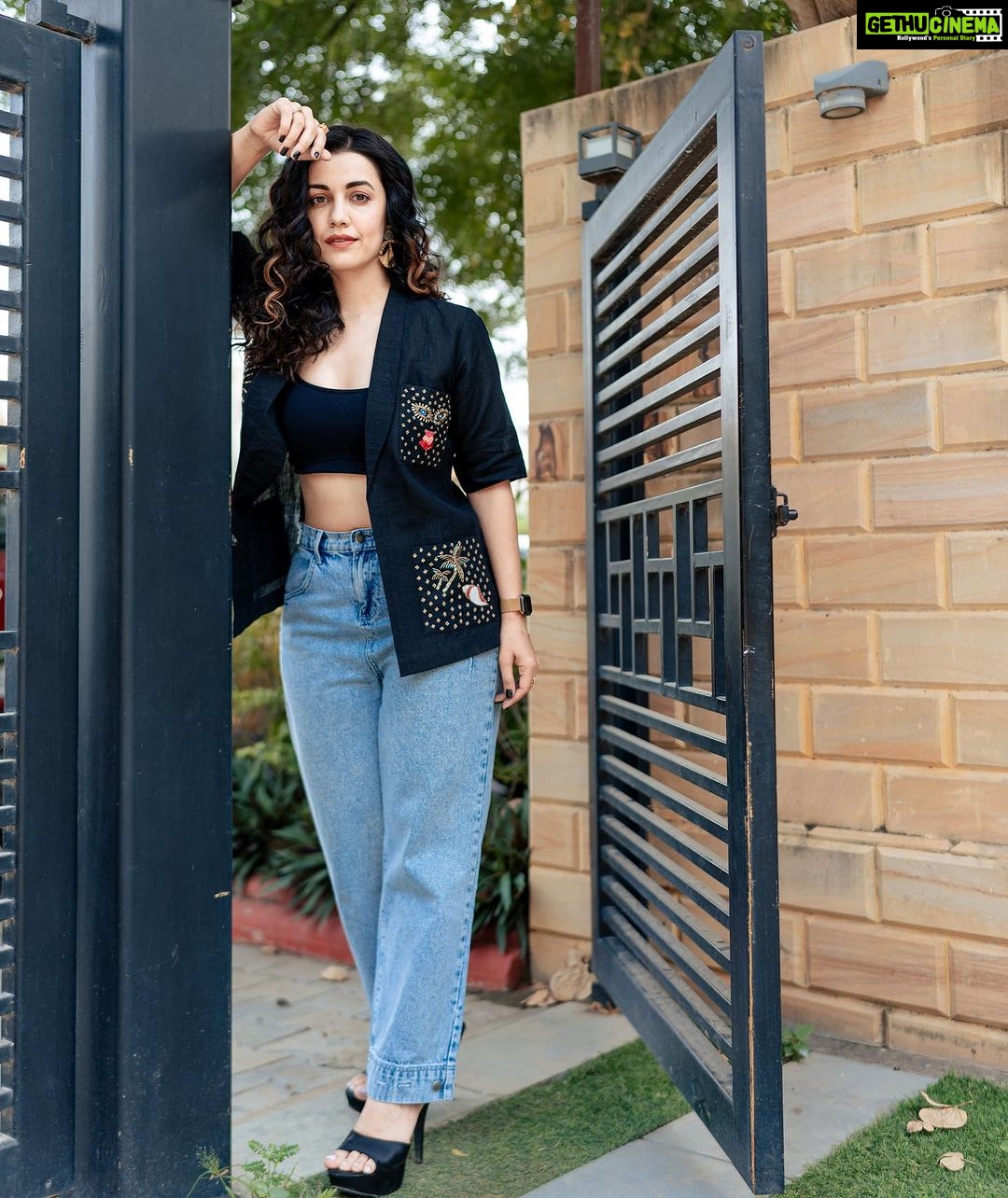 Actress Esha Kansara HD Instagram Photos and Wallpapers August 2023 ...