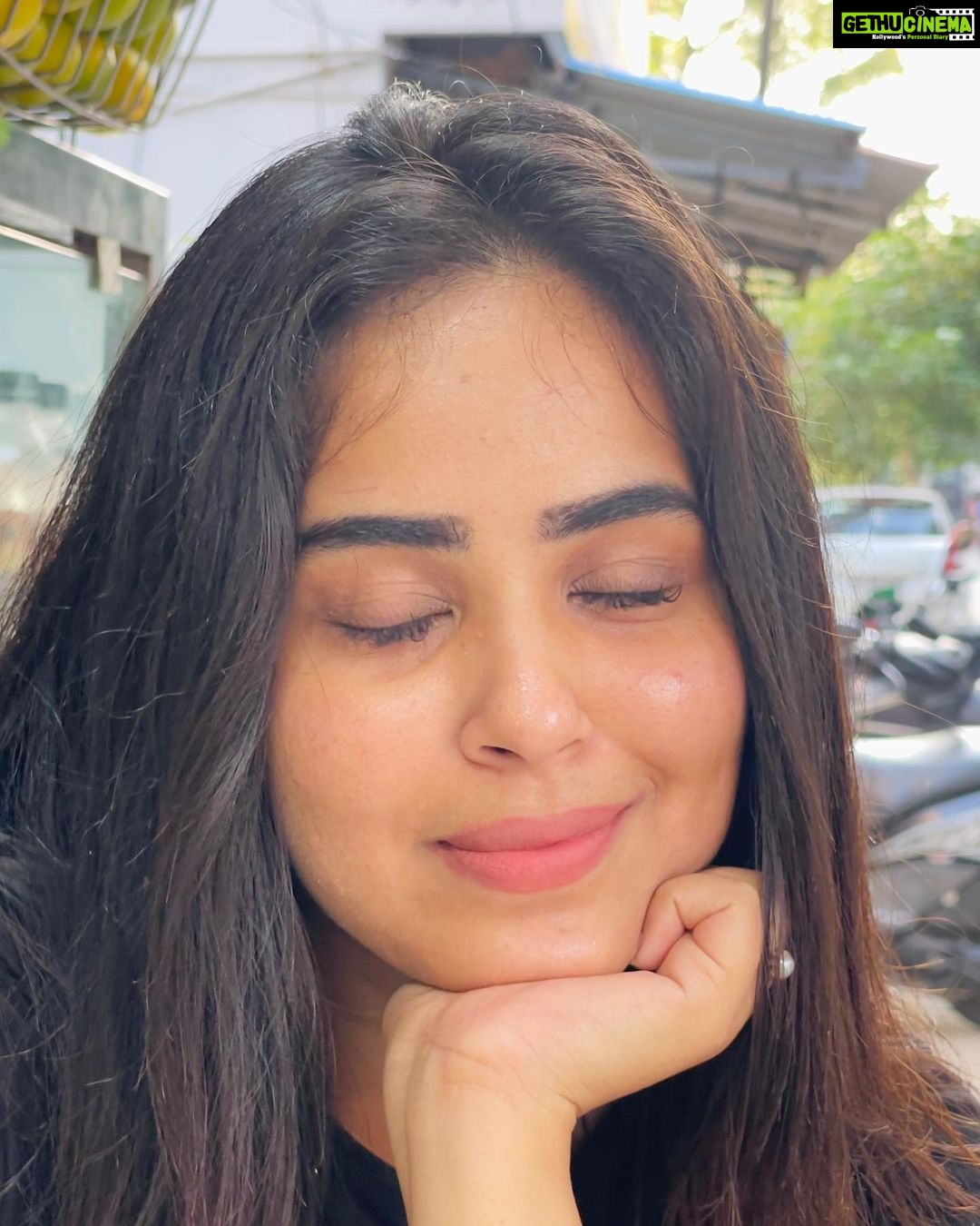 Actress Kanmani Manoharan HD Instagram Photos and Wallpapers September ...