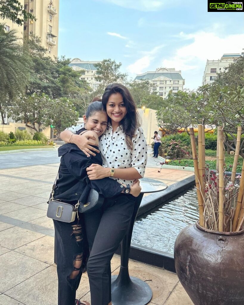 Actress Meenakshi Govindarajan HD Instagram Photos and Wallpapers October 2023 | Gethu Cinema