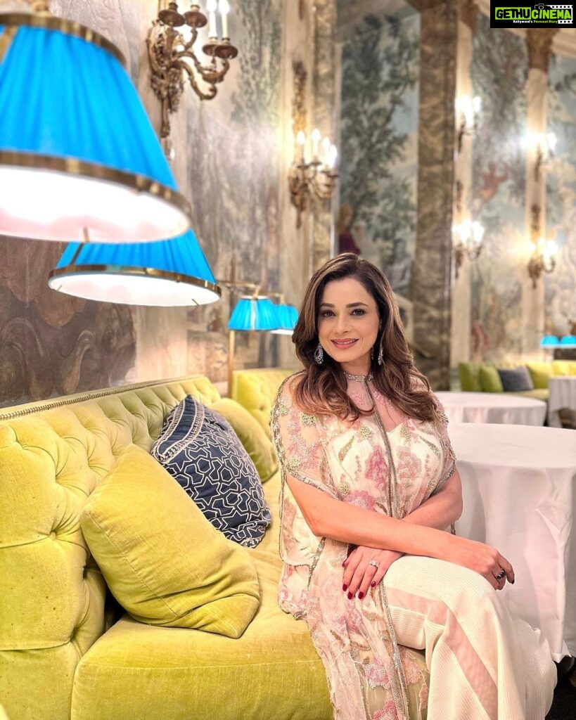 Actress Neelam Kothari HD Instagram Photos and Wallpapers May 2023 ...