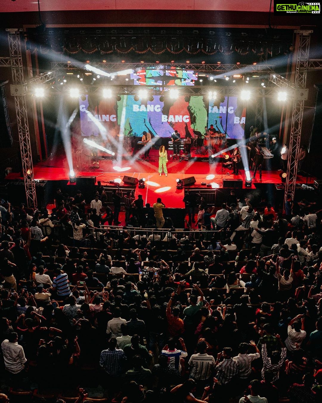 Singer Neeti Mohan HD Instagram Photos and Wallpapers August 2023 ...