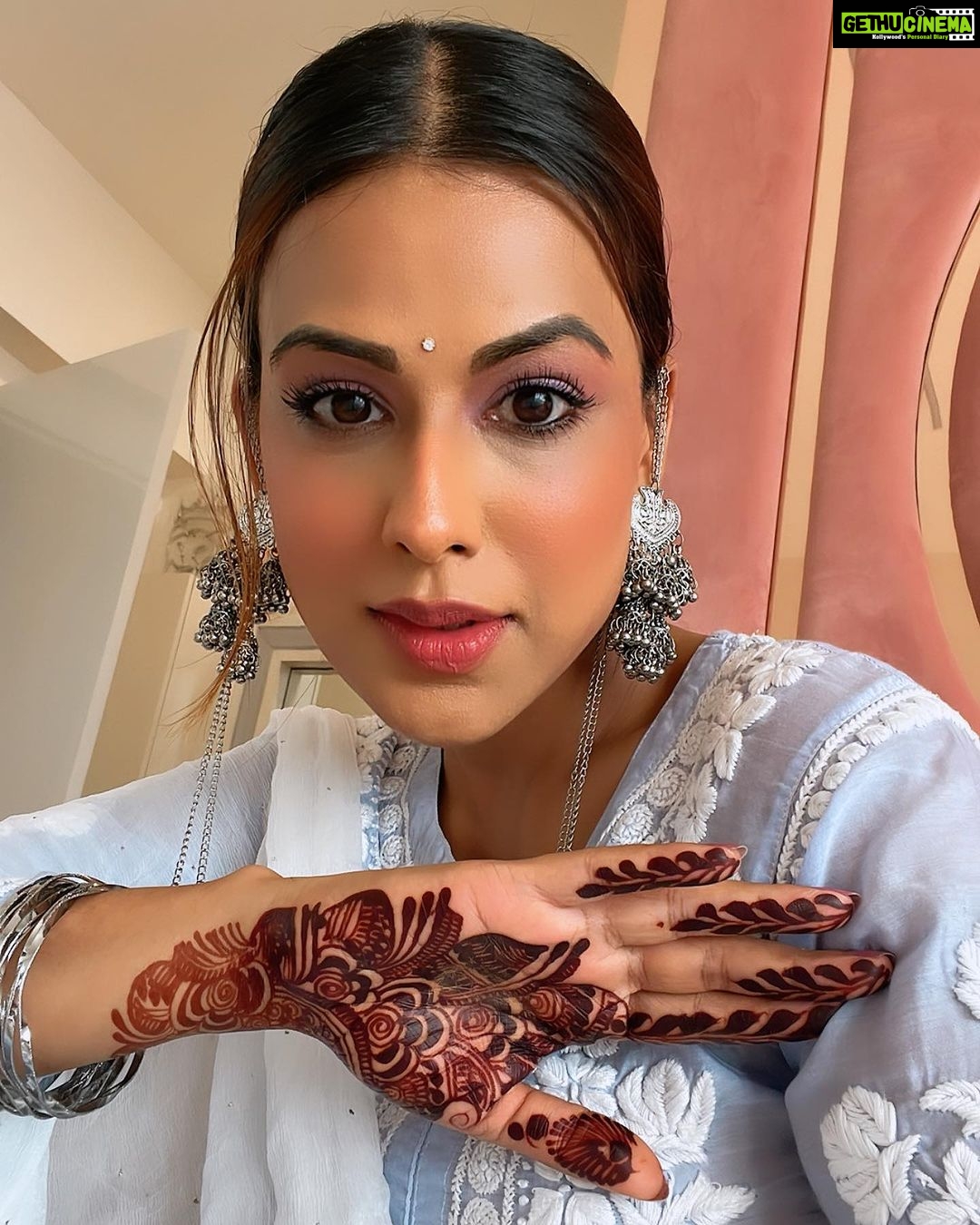 Actress Nia Sharma HD Instagram Photos and Wallpapers September 2023 ...