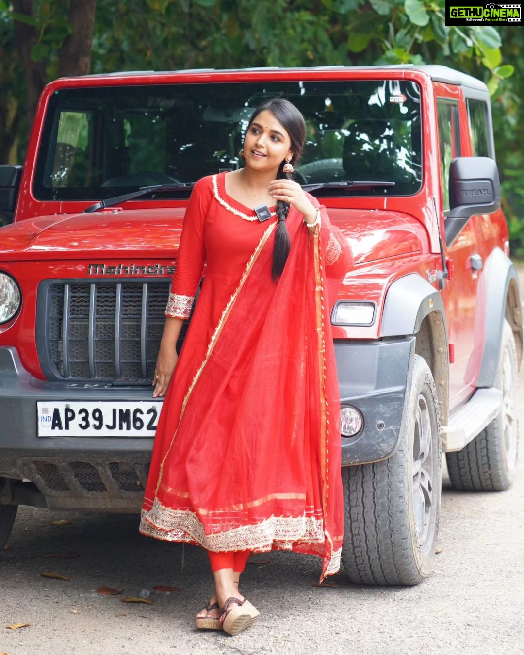 Nisha Ravikrishnan Instagram ನಿನ್ನ ಹಾಗೆ ಮತ್ತು ಬೇರೆ ಇಲ್ಲವೇ