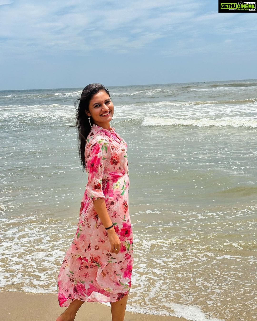 Actress Ranjani Raghavan HD Instagram Photos and Wallpapers October ...