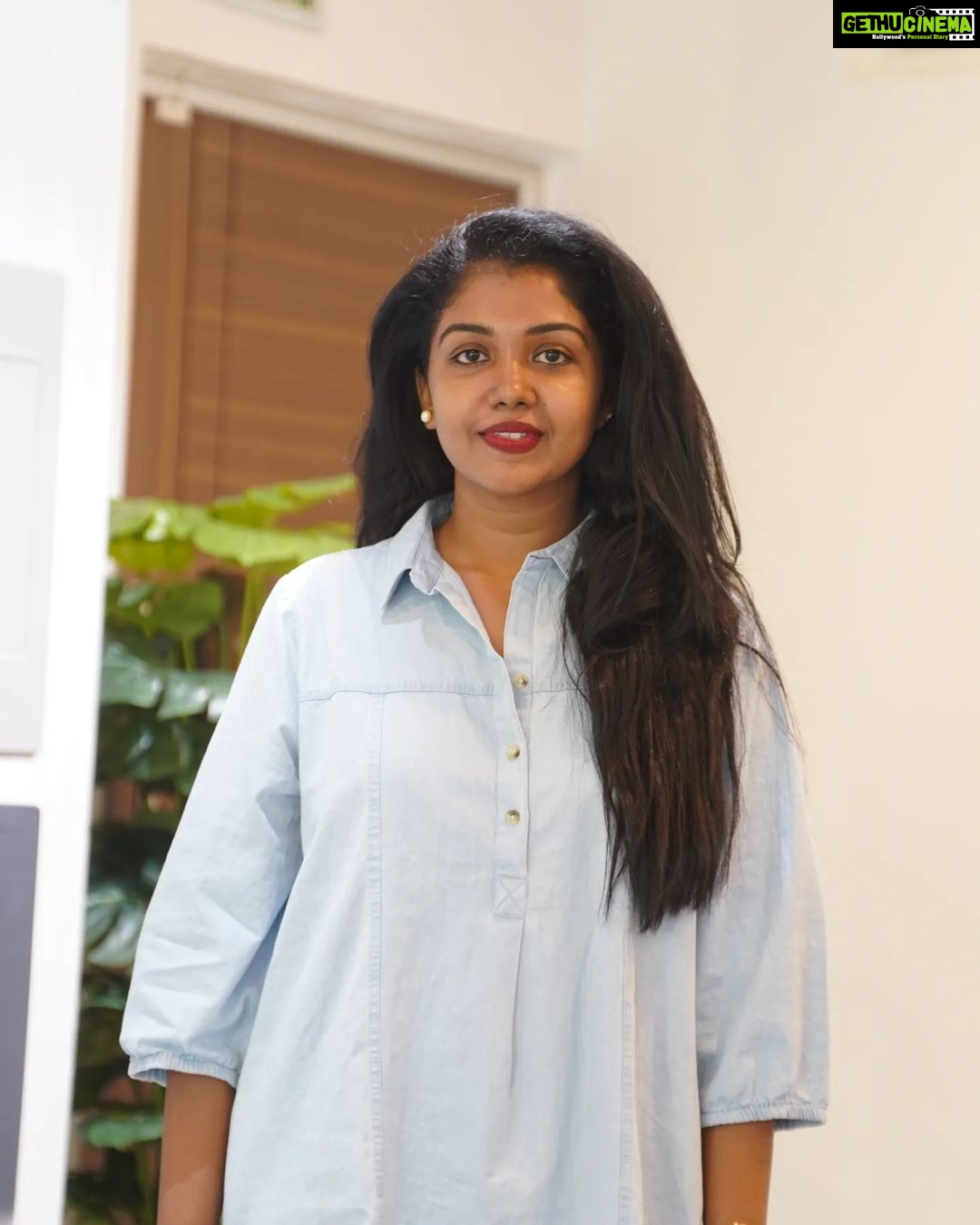 Actress Riythvika HD Instagram Photos and Wallpapers June 2024 | Gethu ...