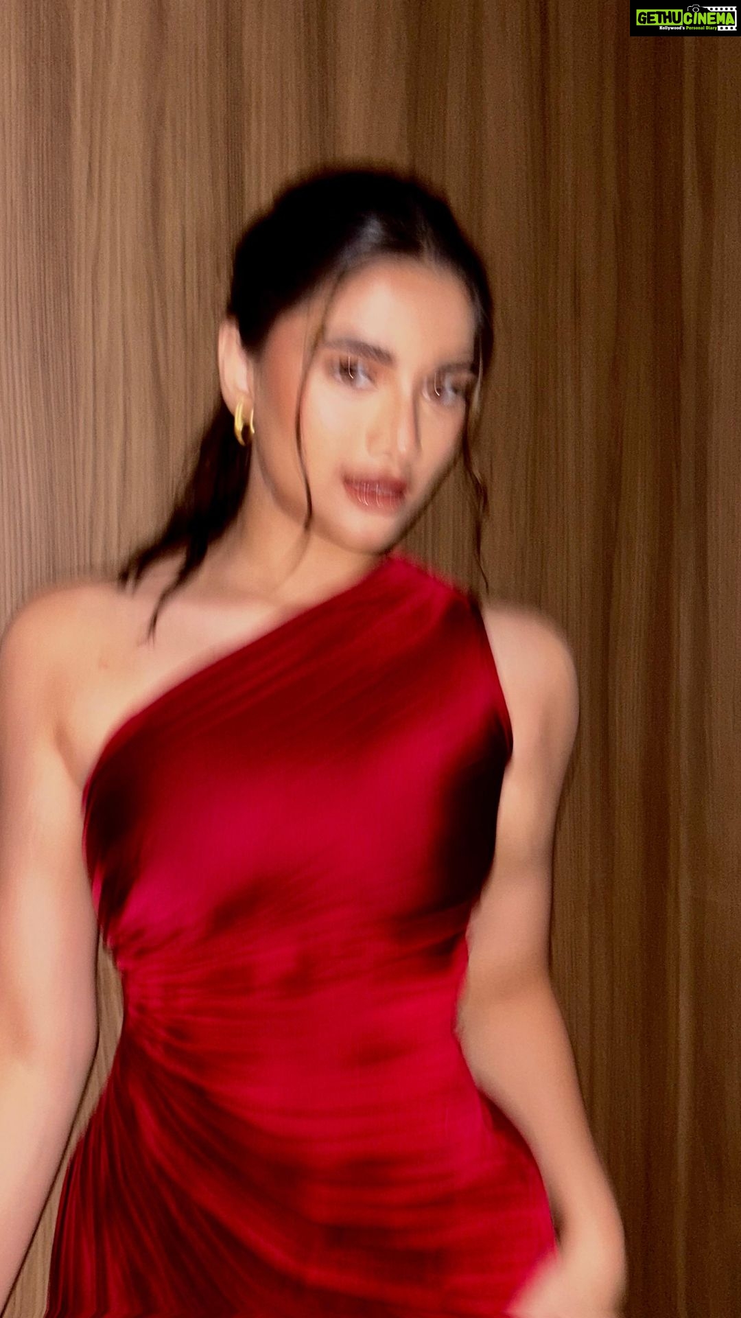 Saiee Manjrekar Instagram – reels are just more fun tbh 🕺 also love ...