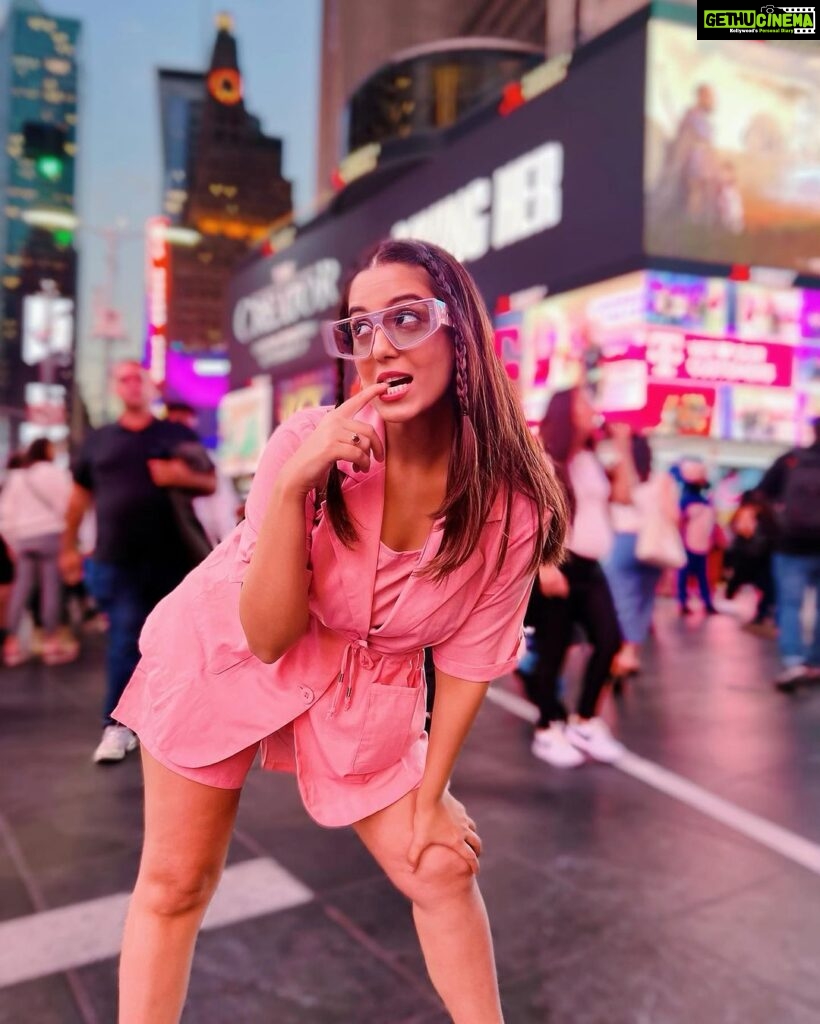 Actress Srishty Rode HD Instagram Photos and Wallpapers September 2023 ...