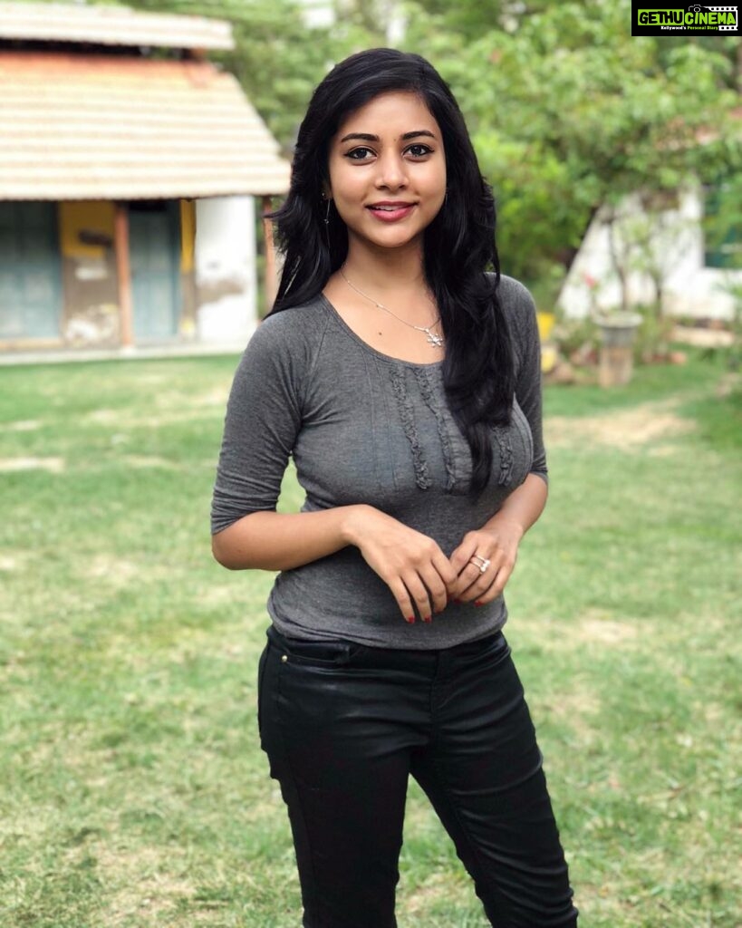 Actress Suza Kumar HD Instagram Photos and Wallpapers October 2018 ...