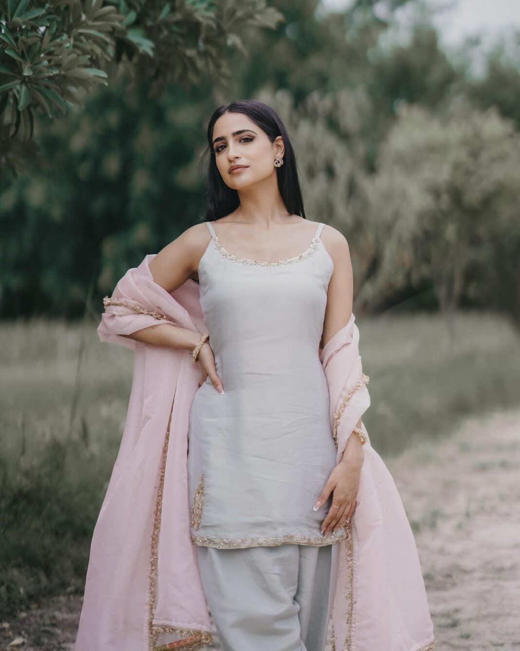 Actress Tanu Grewal HD Photos and Wallpapers October 2023 | Gethu Cinema